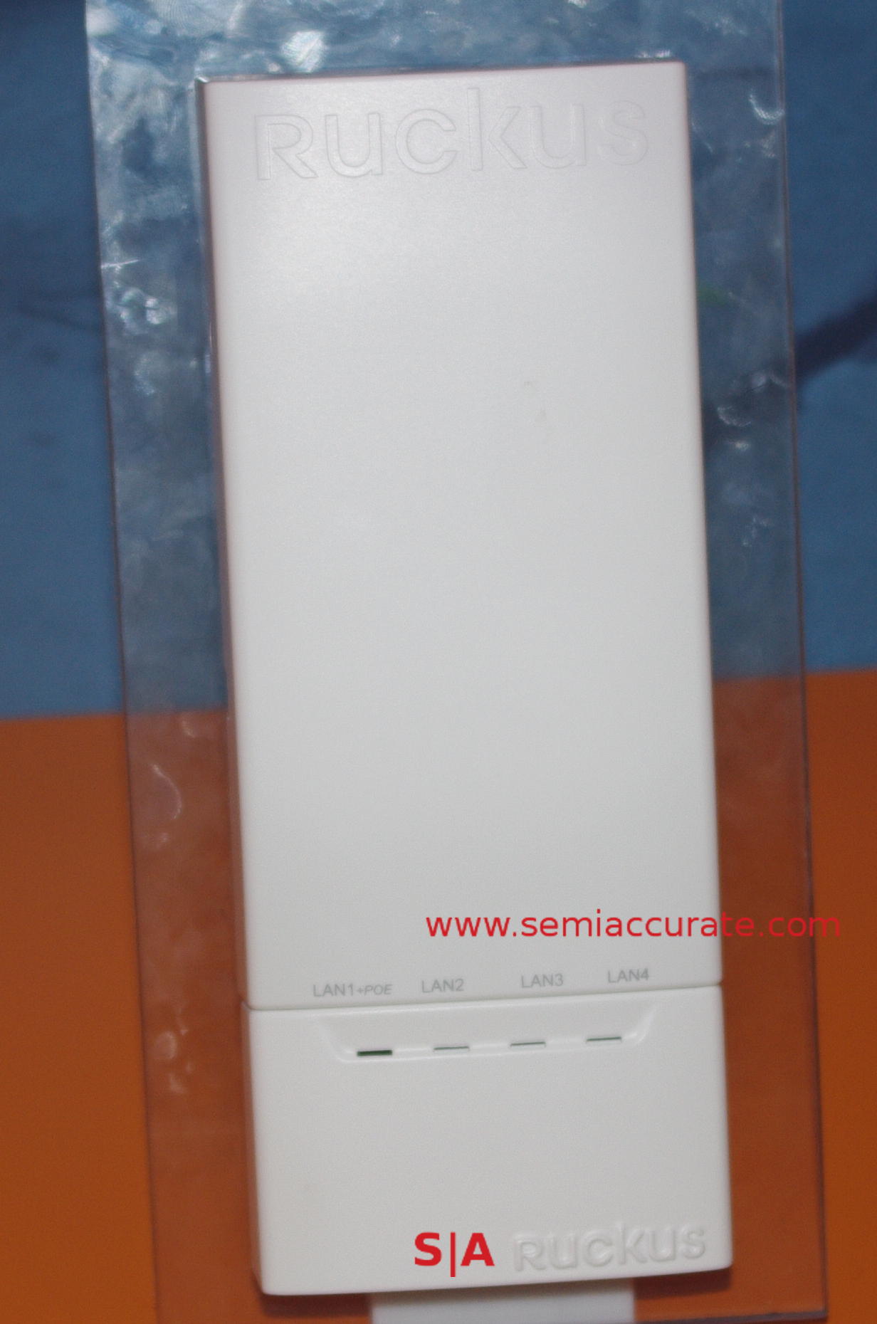 Ruckus shows off 3.5GHz universal LTE picocells - SemiAccurate